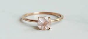 Quartz vs Diamond: Similarities, Differences, and Properties